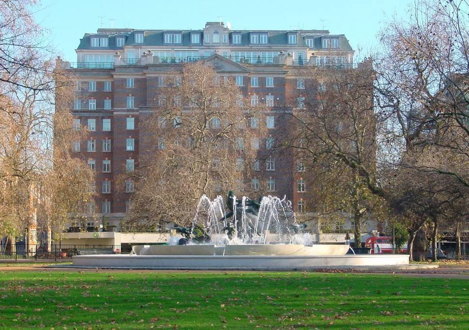 Fountain House, Park Lane