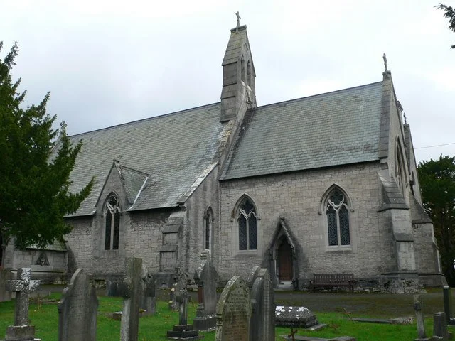 Holy Trinity, Trefnant