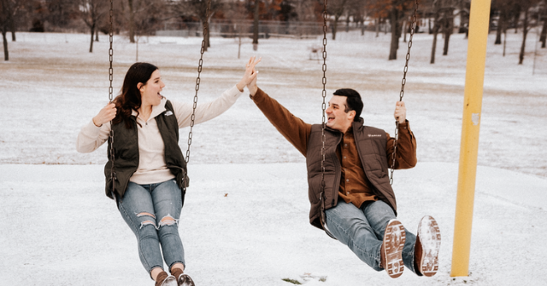 How to Pose for Wedding Photos [8 Tips to Feel More Comfortable ...