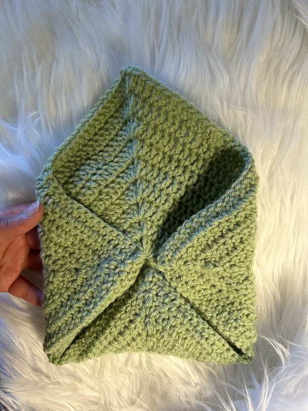 Free Crochet Pattern: The Sorrel Kindle Pouch — Yarn Bean Fiberworks