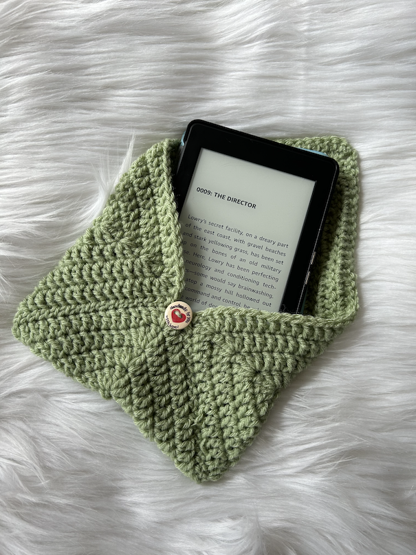 Free Crochet Pattern: The Sorrel Kindle Pouch — Yarn Bean Fiberworks