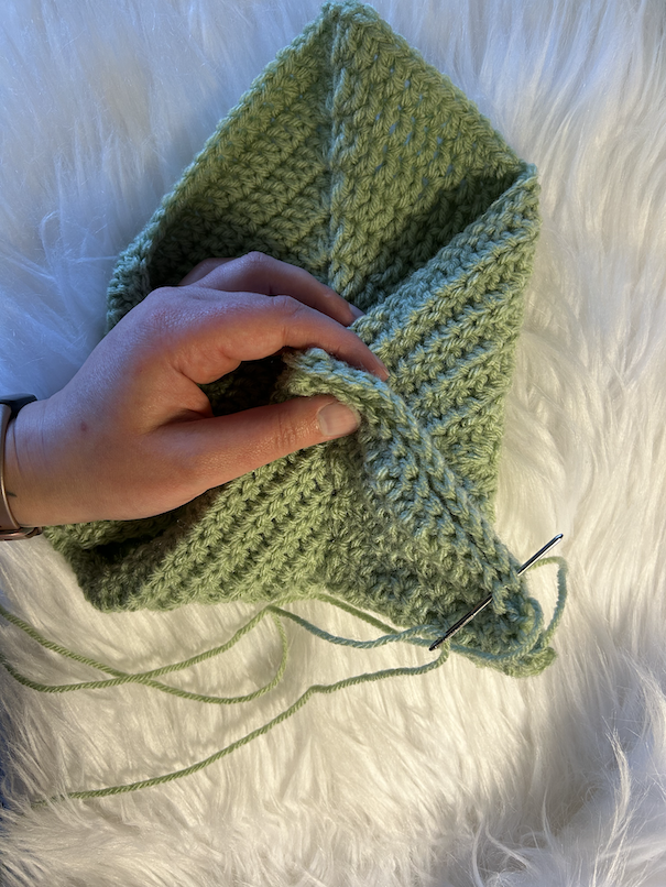 Free Crochet Pattern: The Sorrel Kindle Pouch — Yarn Bean Fiberworks