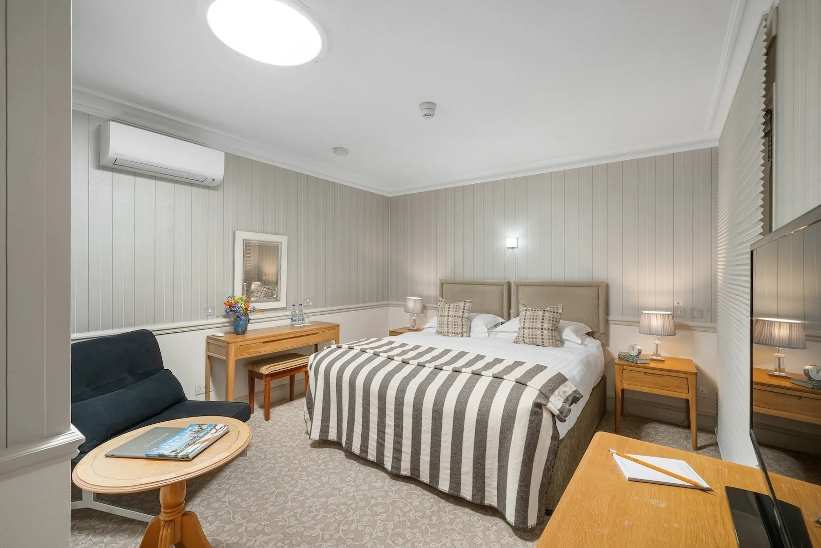 Rooms at the Watersmeet | Timeless Elegance on the Devonian Coastline ...