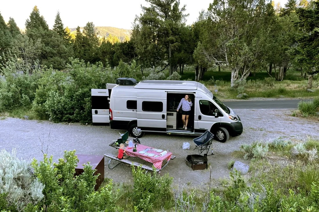 Tips for Planning an RV Trip to Yellowstone National Park - Blacksford