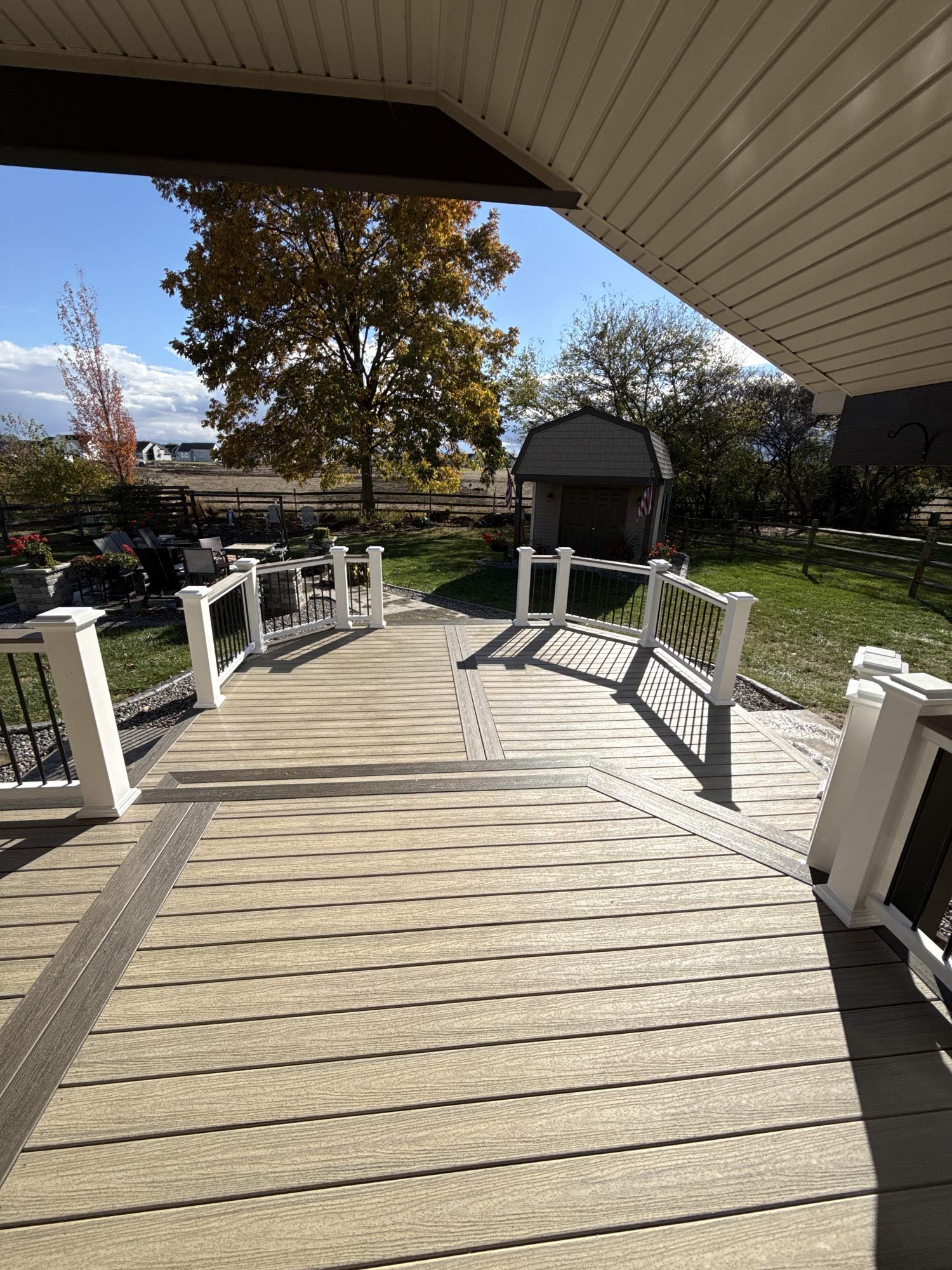 Project Spotlight: Custom Deck Build Showcasing Illumination, Privacy ...