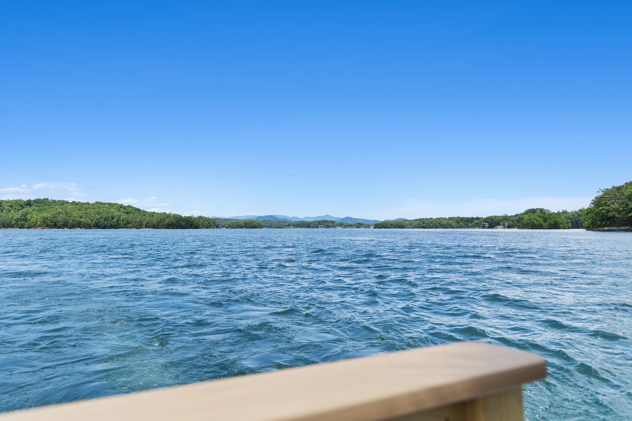 Keowee Tiki Kruizin | Lake Keowee Tiki Boat Tours