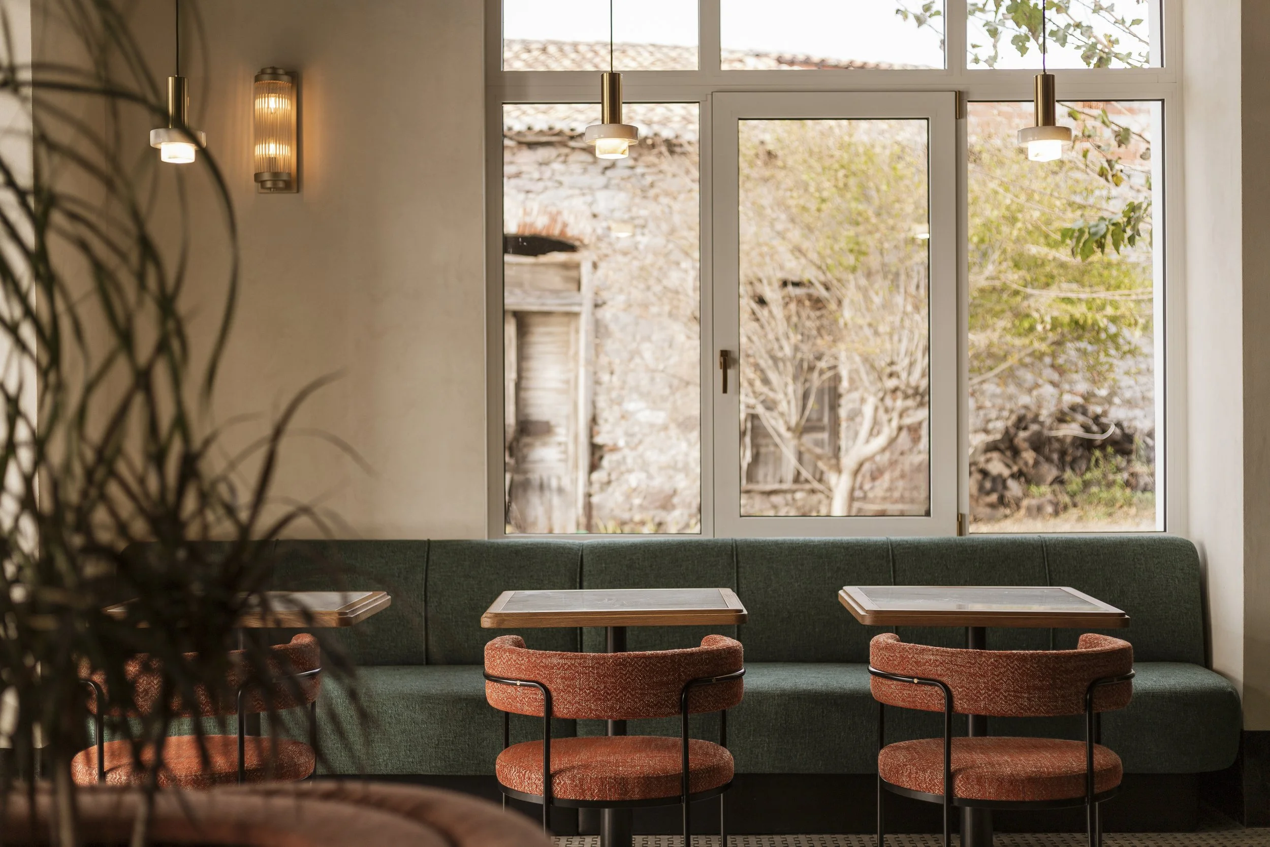 Barous bar-restaurant — dashing architects
