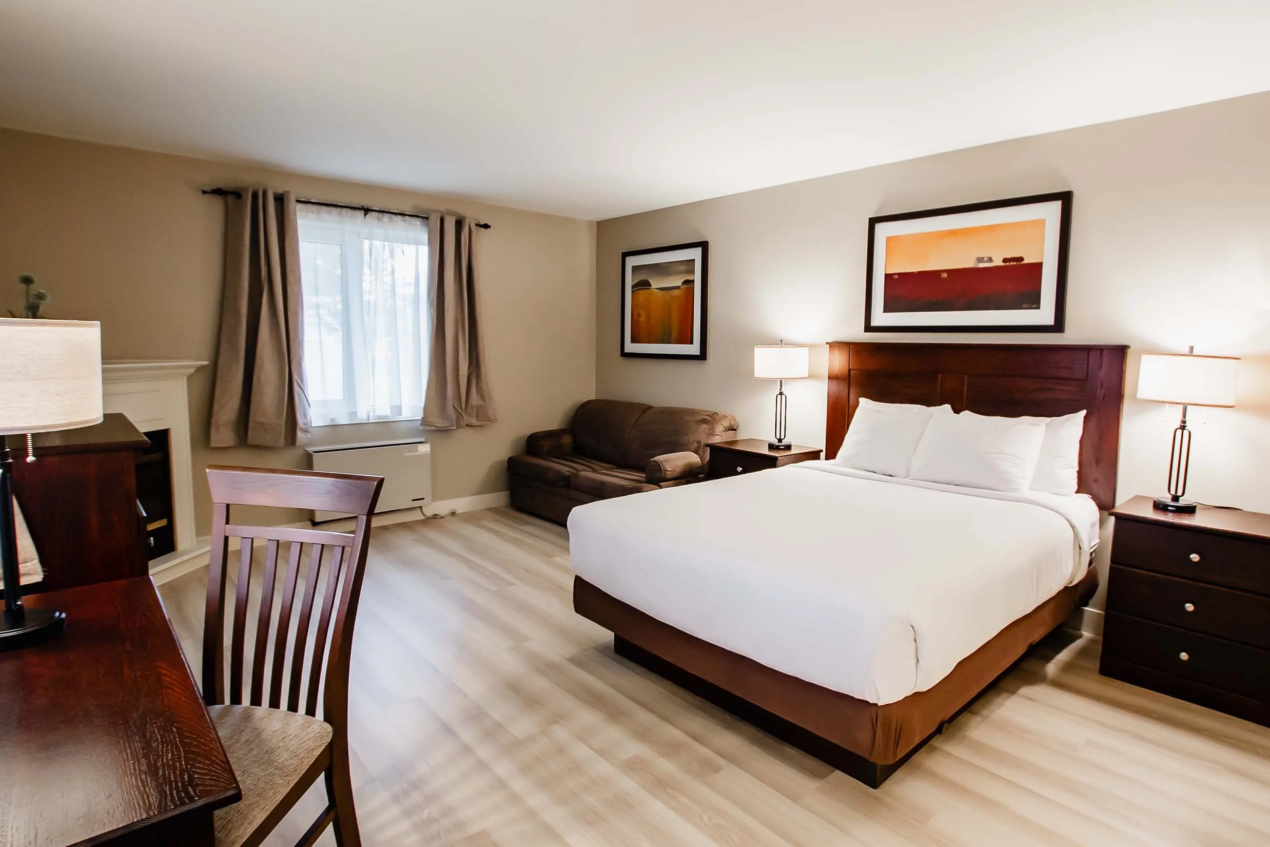 Deluxe Room | Hessenland Inn & Schatz Winery Zurich Ontario