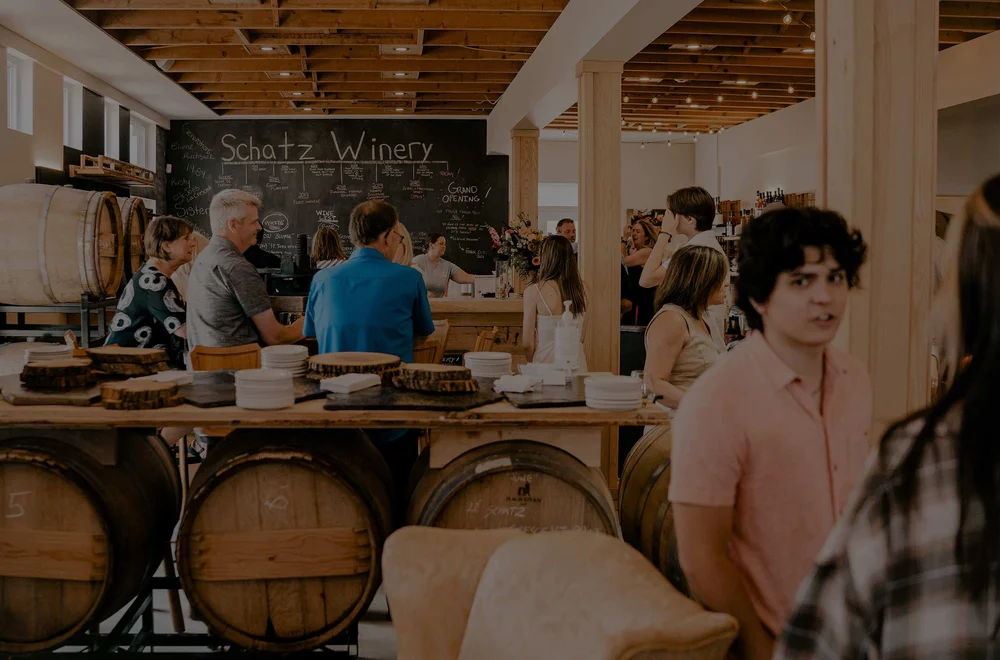 Hessenland Inn & Schatz Winery Zurich Ontario