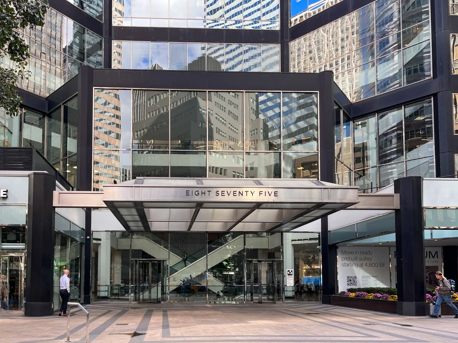 875 Third Avenue Retail