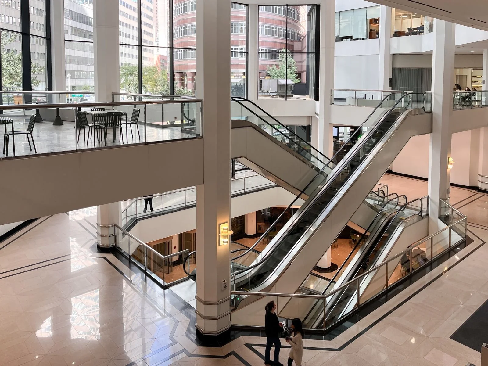 875 Third Avenue Retail