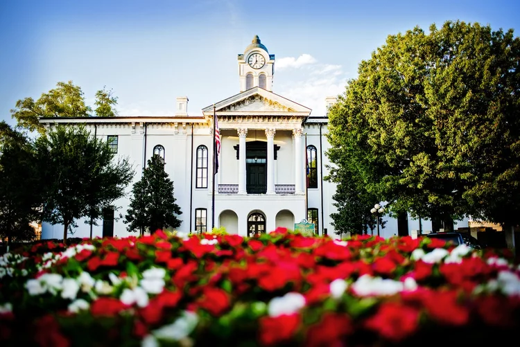 Roundabout Oxford RV & Water Resort | RV Camping & Cottages in Oxford, MS