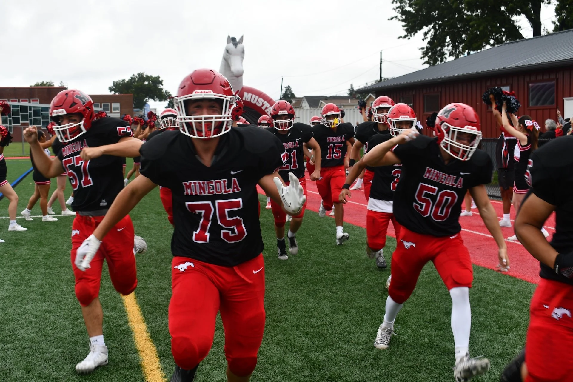 Mineola High School Homecoming Shines Despite Drizzle — The Williston Post