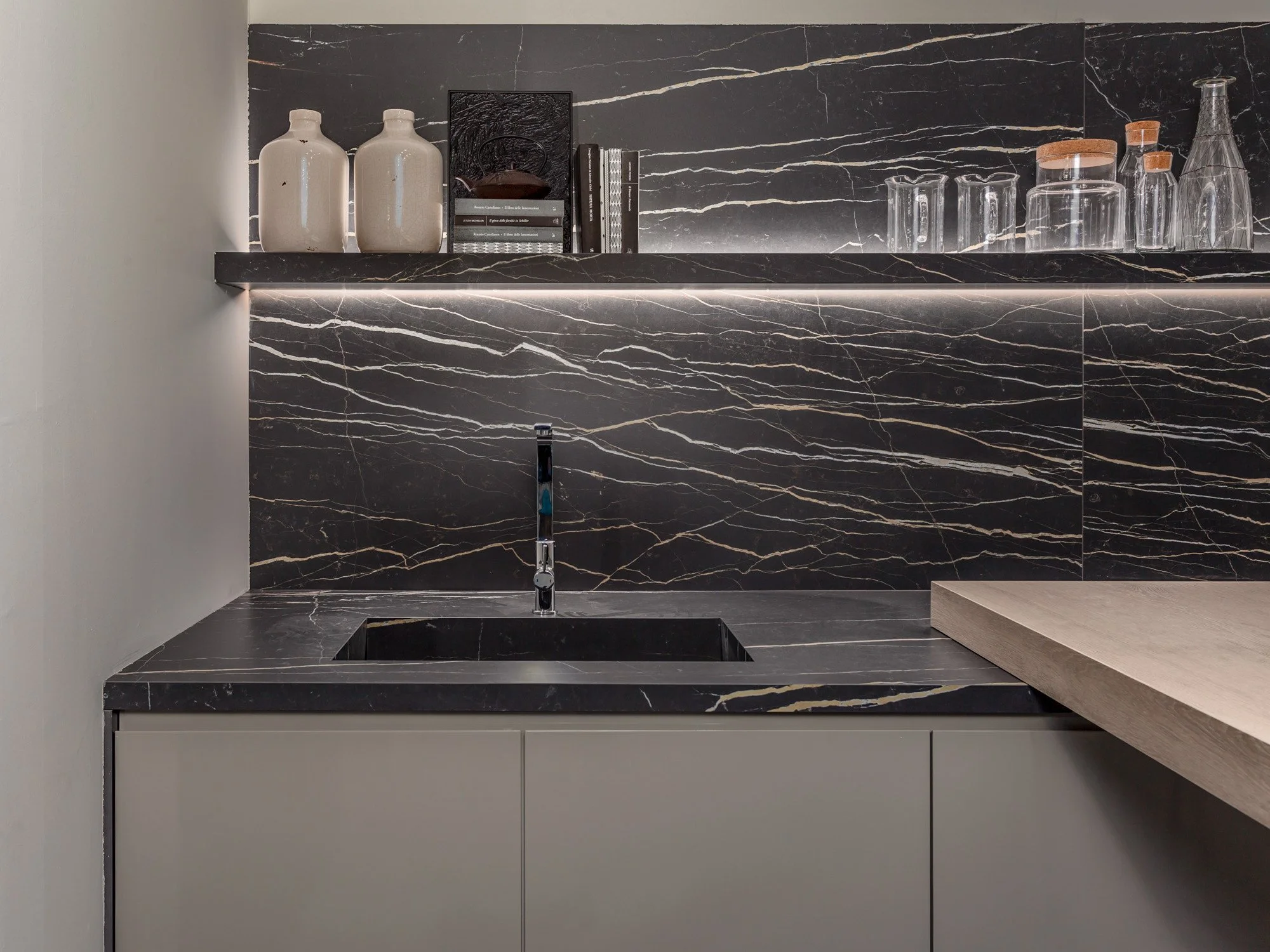 Fior Di Viola 4D | Italian Porcelain | Marble-Look | Porcelain ...