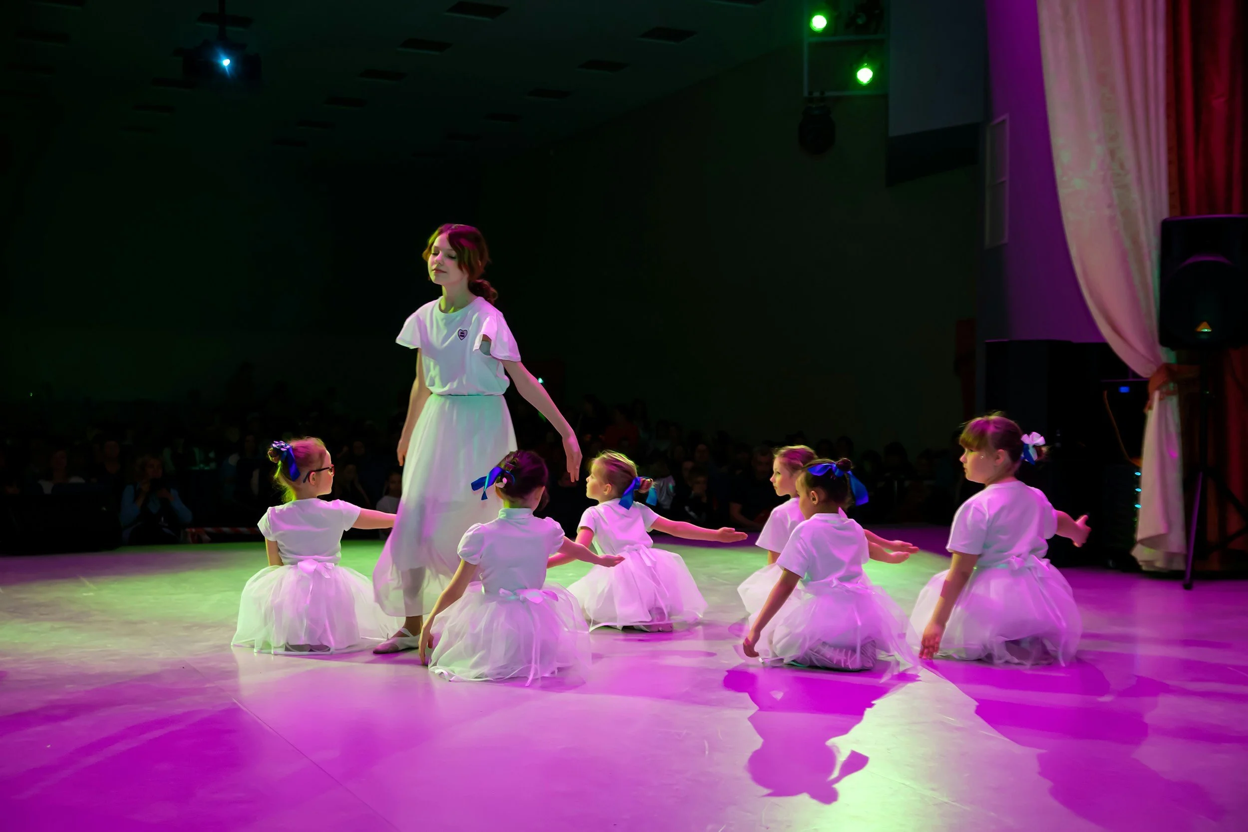 Classes — REVAMP CONTEMPORARY DANCE COMPANY