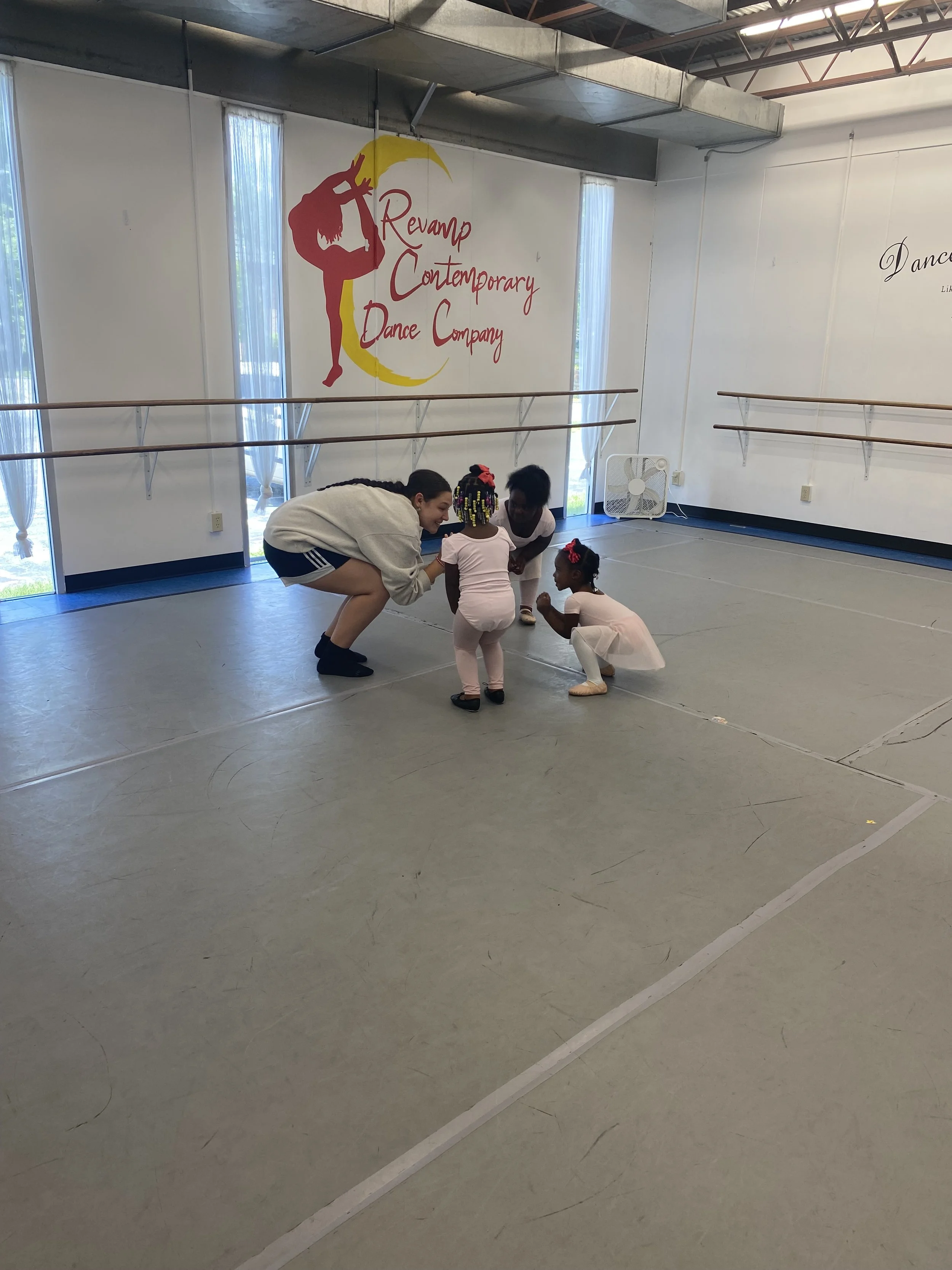 Classes — REVAMP CONTEMPORARY DANCE COMPANY