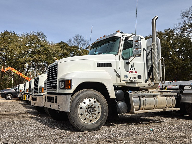 Services — Tomahawk Crane & Rigging