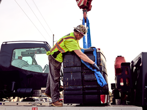 About | Get Expert Heavy Lifting Assistance — Tomahawk Crane & Rigging