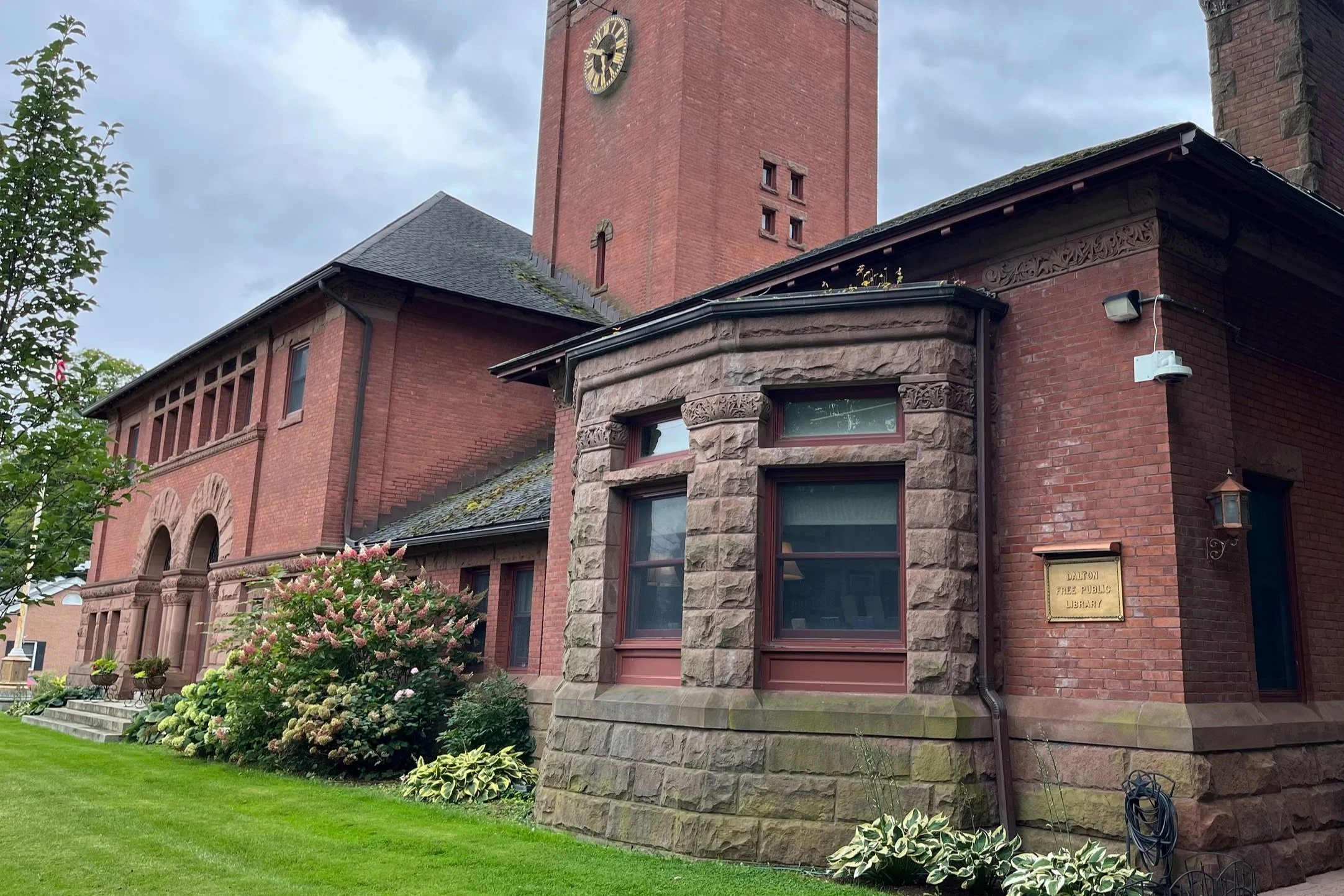 Dalton Free Public Library