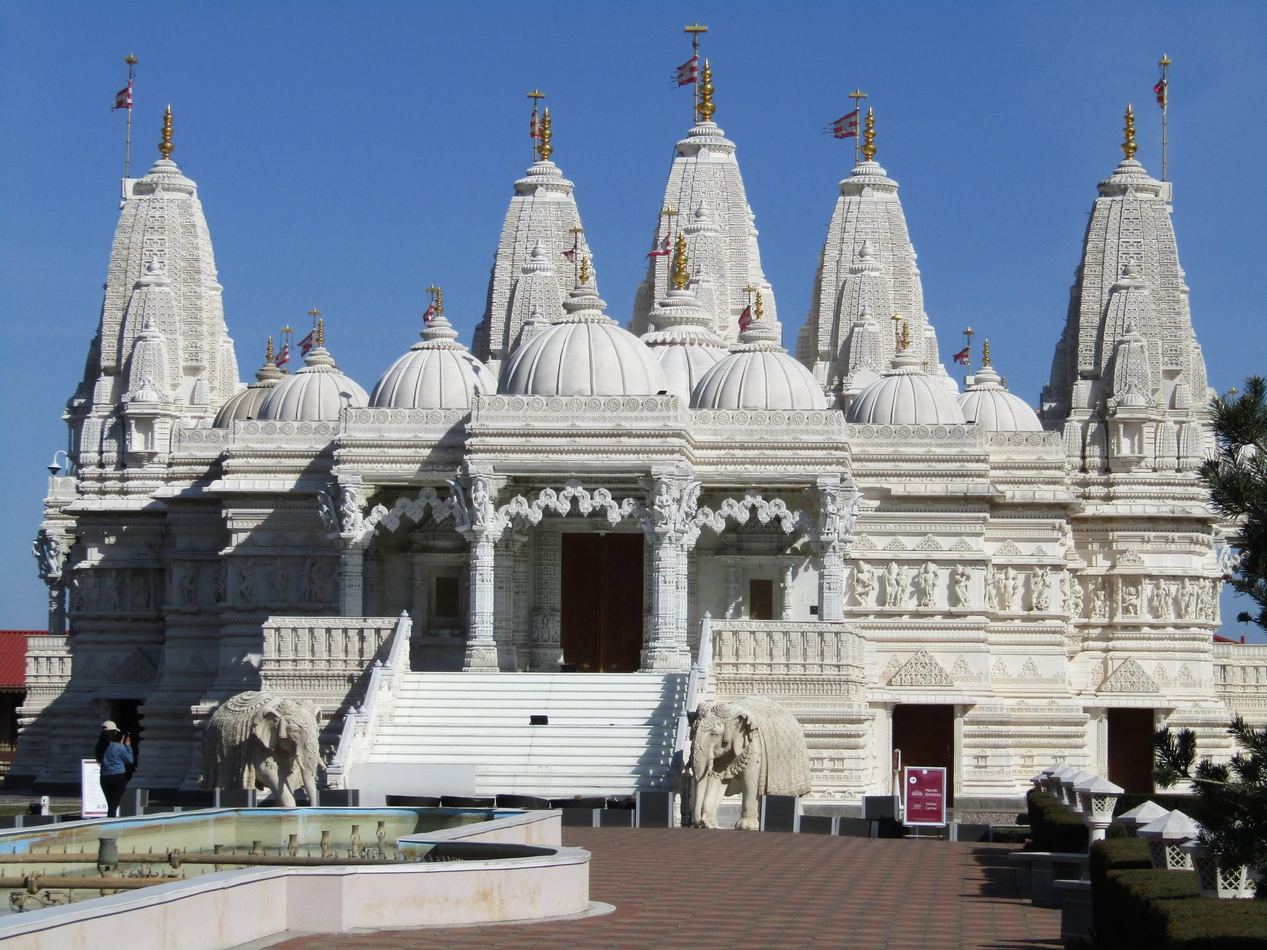 B.A.P.S. Shri Swaminarayan Mandir (Hindu Temple), Bartlett — Religions ...
