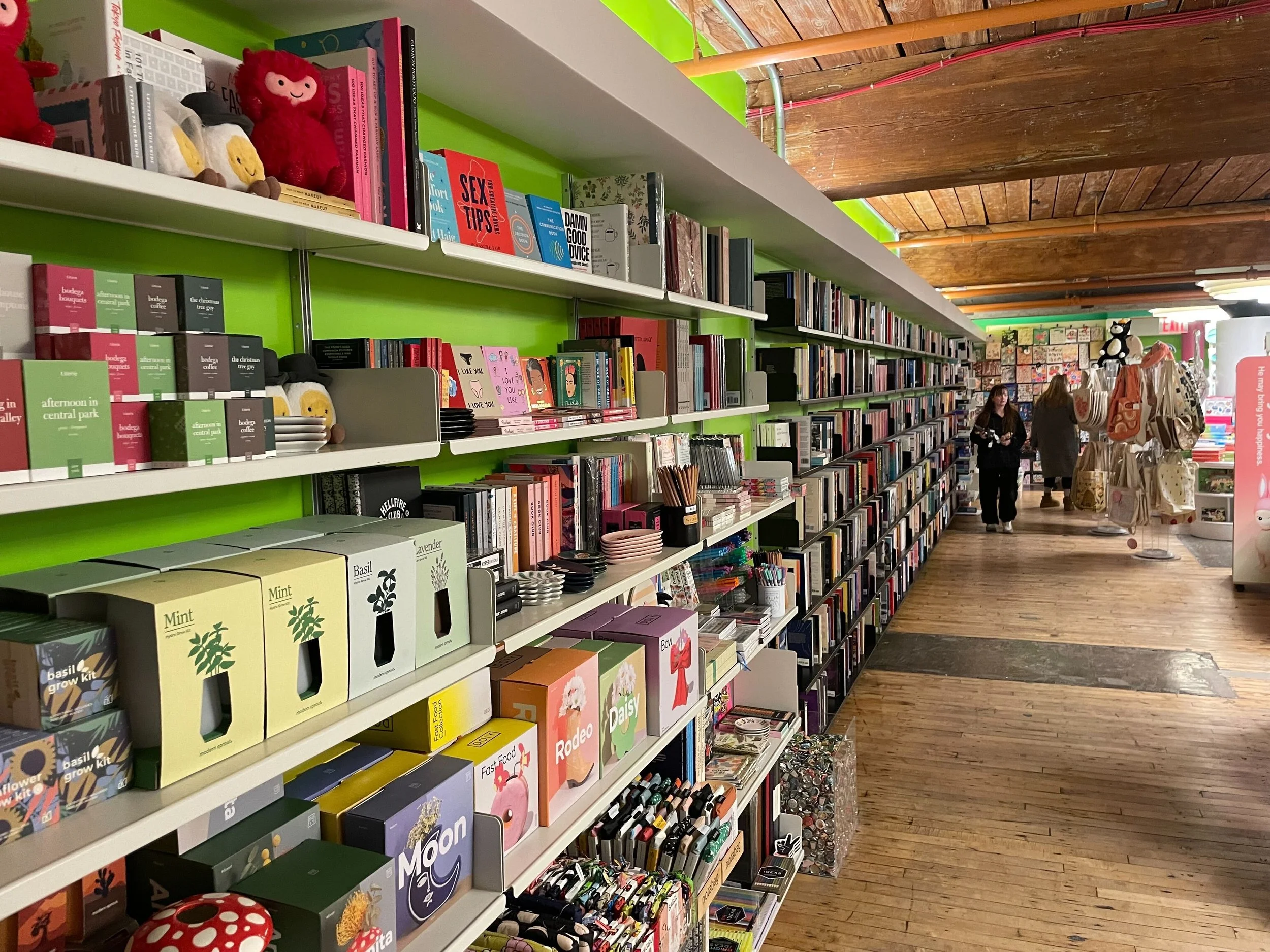 Find Your Store — posman books
