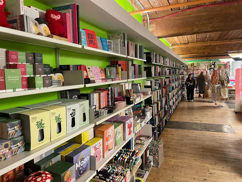 Find Your Store — posman books