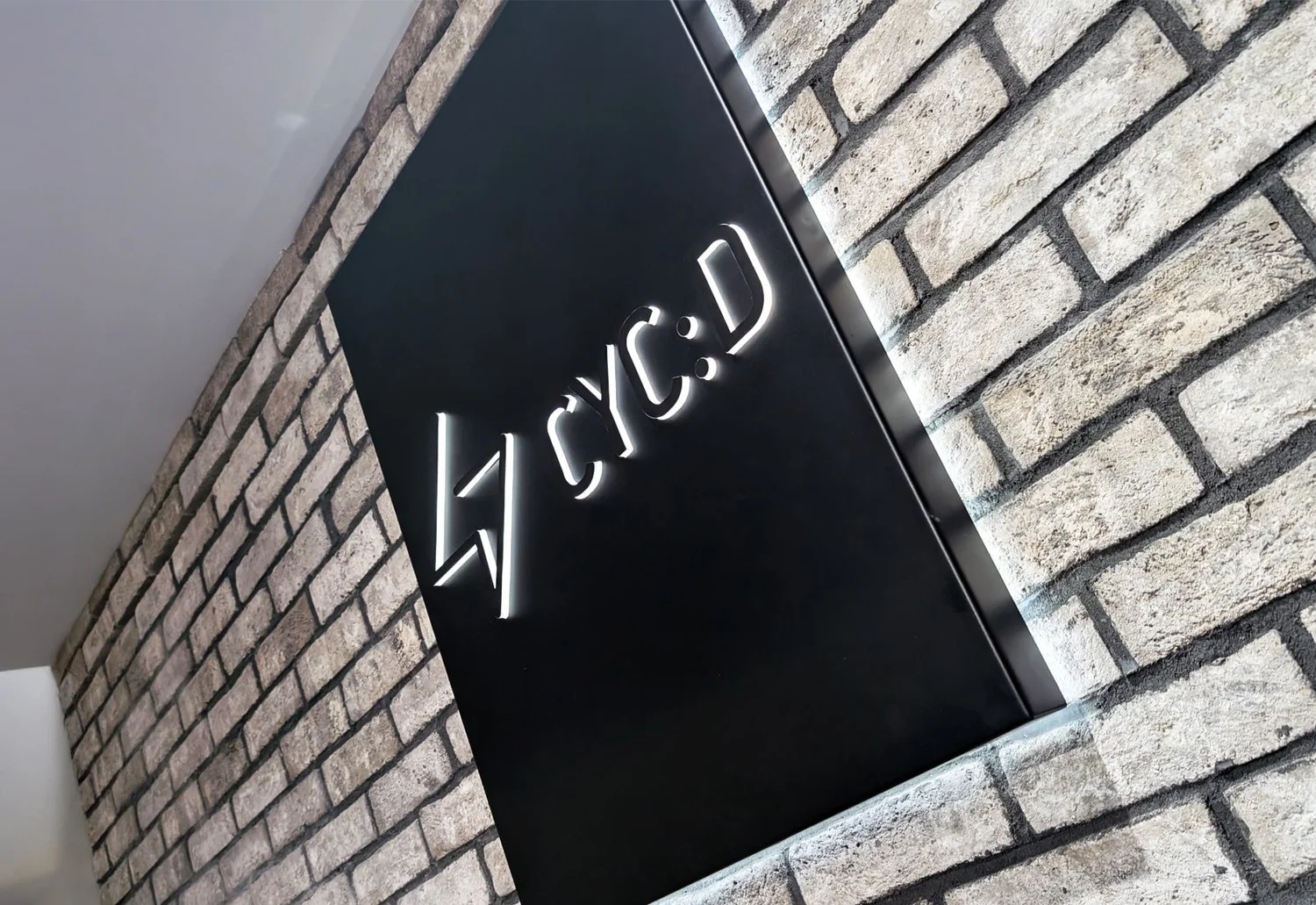 Custom Signs & Graphics in London & Essex | Signs Base