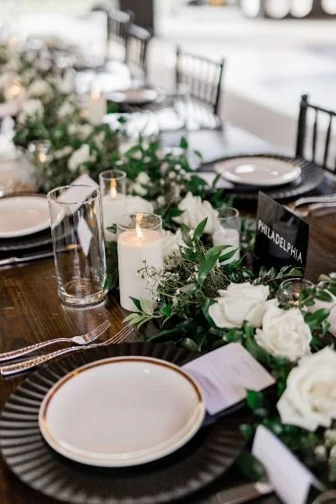 Lomey Dish Centerpiece - Savannah Florist — Ivory & Beau Wedding Boutique