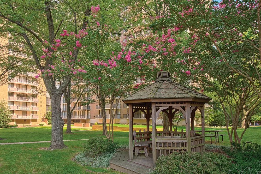 Westchester Tower: Apartments in College Park, MD