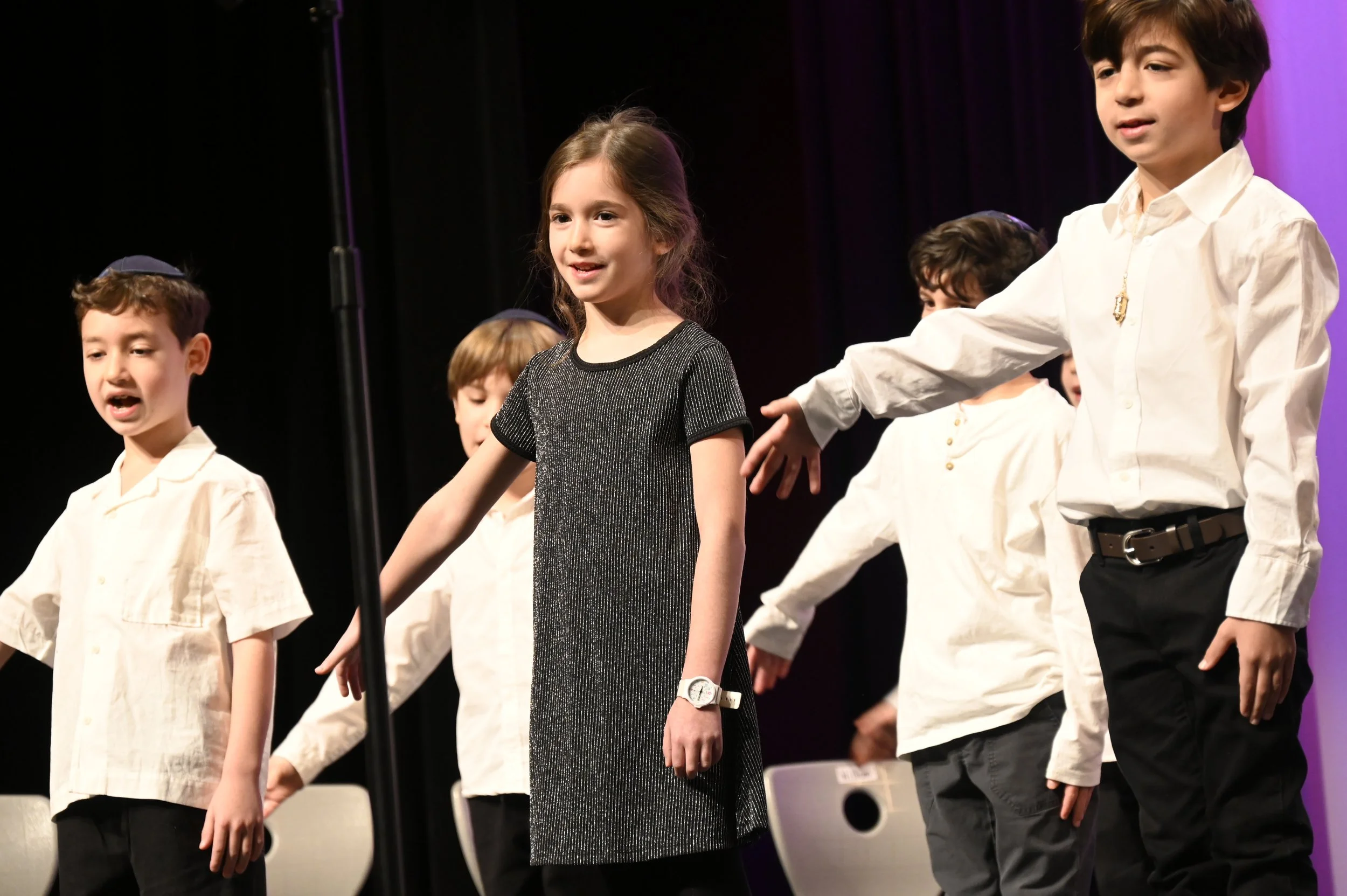 Kitat Tavas and Kitat Yona Celebrate Siddur Ceremonies — The Heschel School