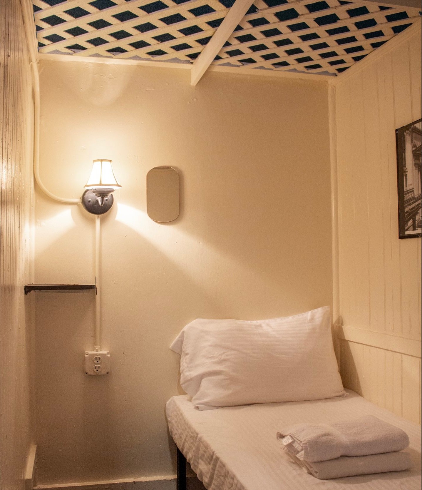 Pod Hotel Rooms Manhattan NYC | The Nolita Express
