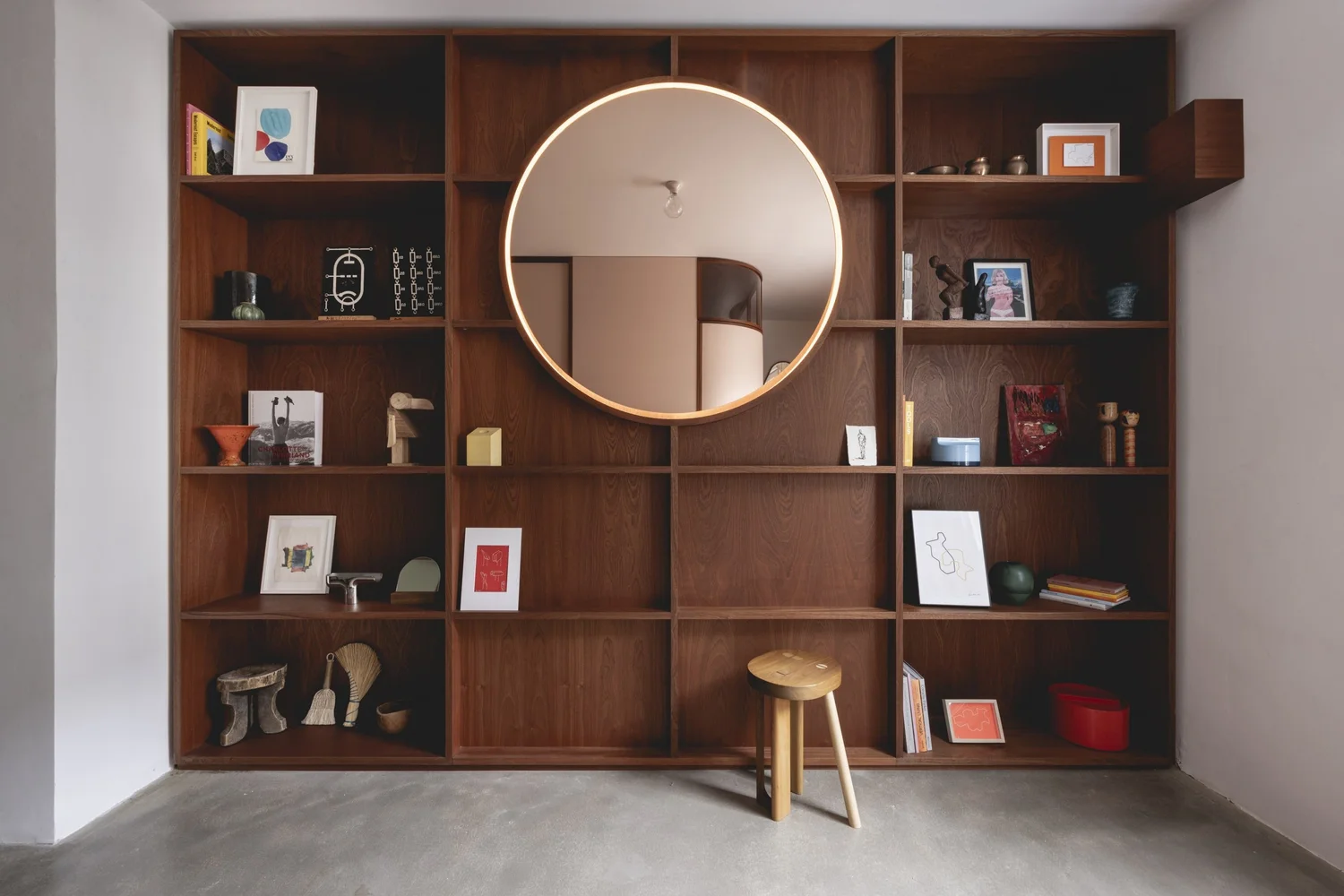 Apartment renovation with bespoke interiors — STUDIOMAMA