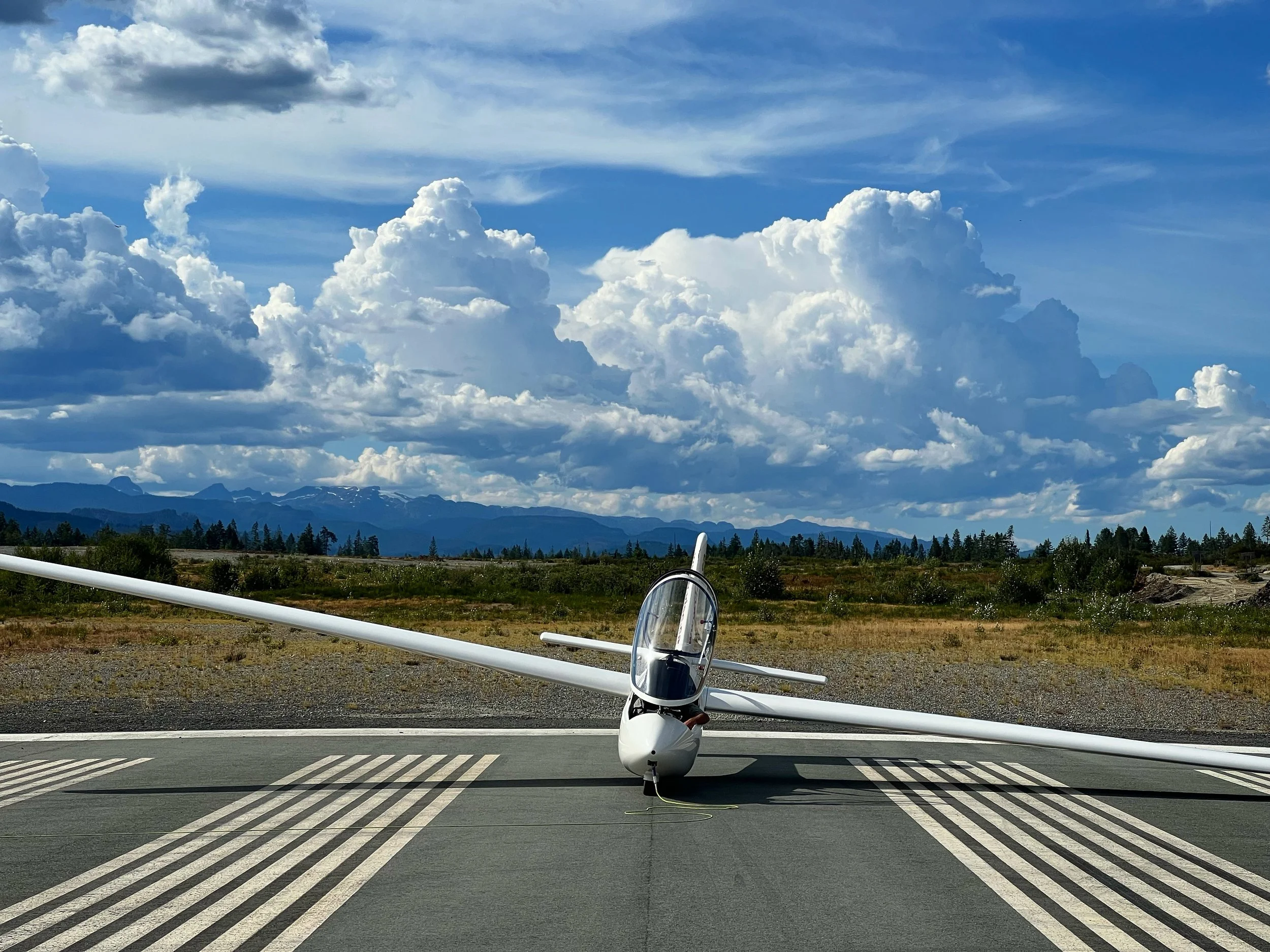 Book a Glider Flight — Vancouver Island Soaring Centre