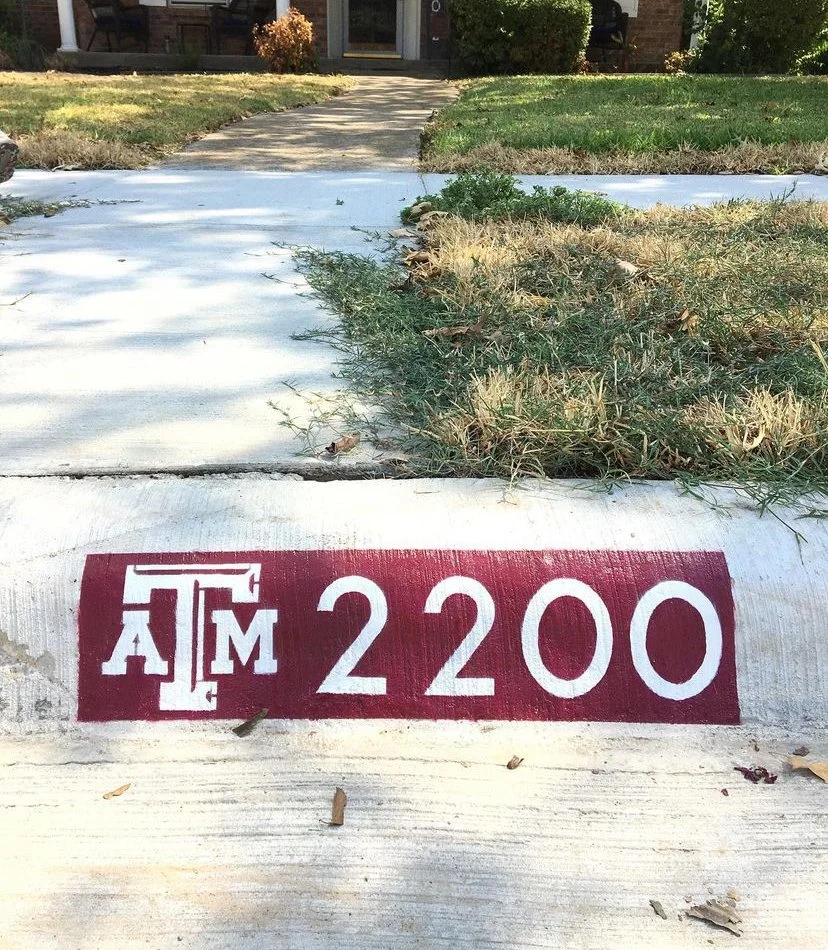 Cuzzos Curb Appeal