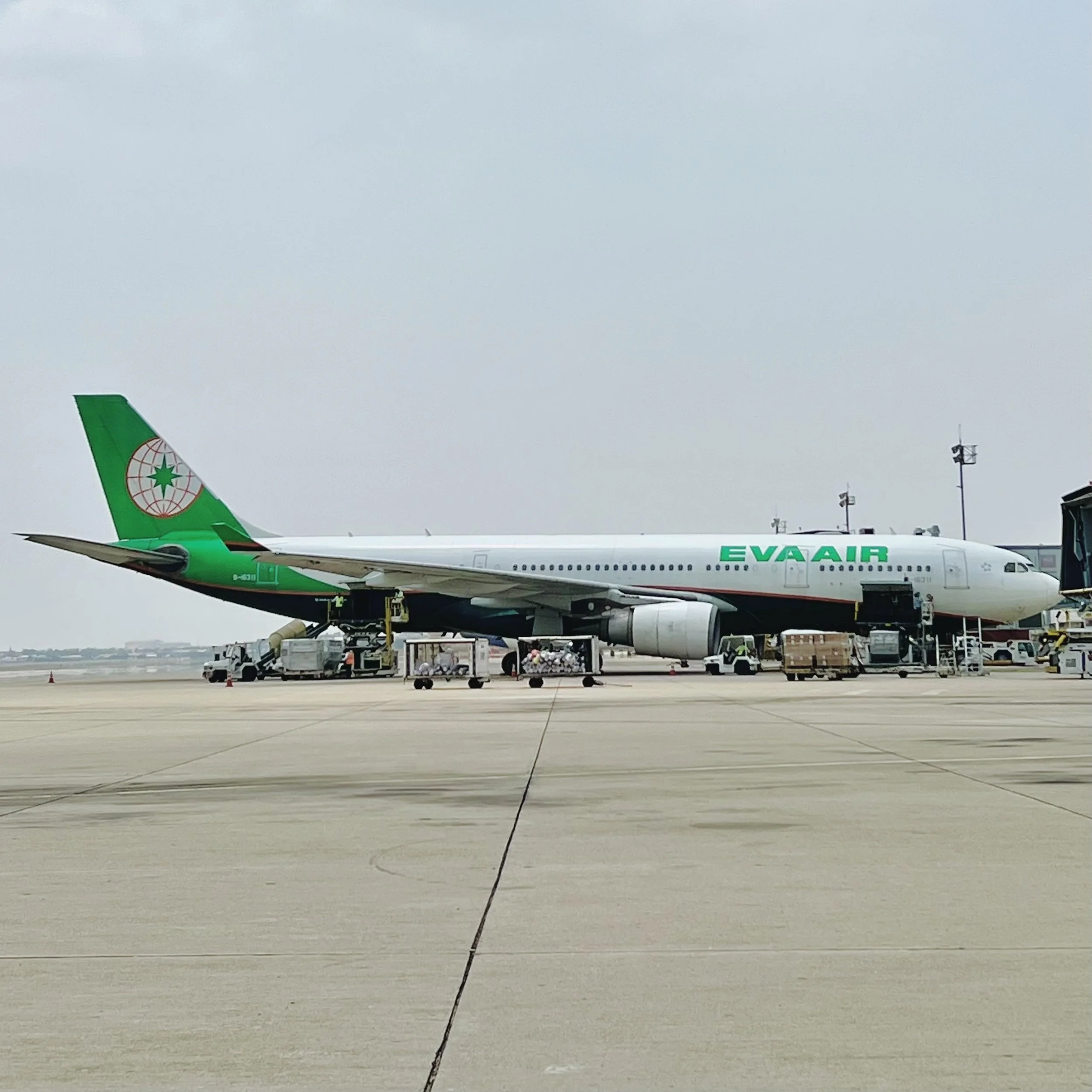 អាកាសចរណ៍ EVA Air នឹងមានយន្តហោះប្រភេទថ្មីហោះហើរមកភ្នំពេញឆាប់ៗនេះ — Yun ...