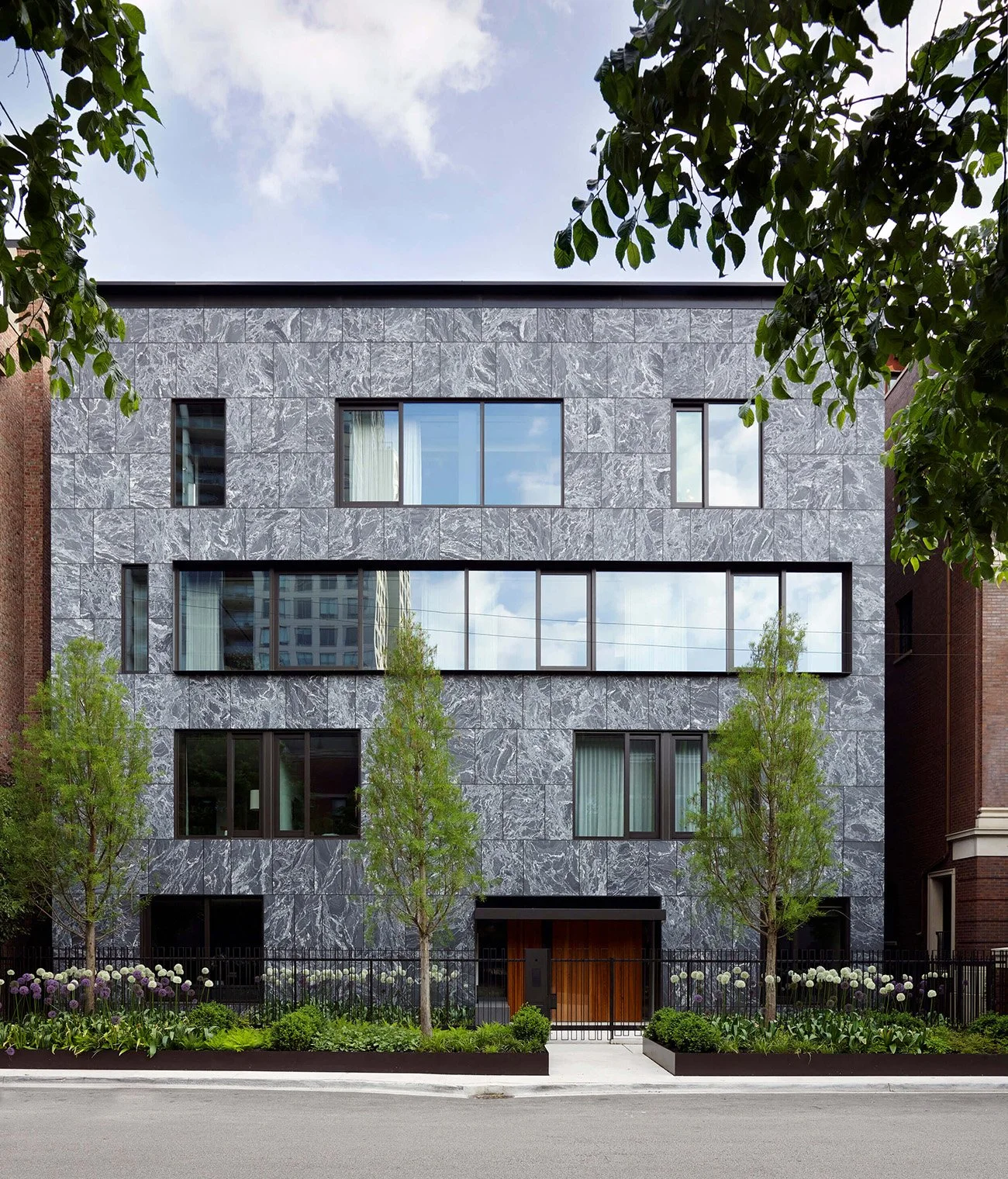 MODERN STONE HOUSE ONE – CHICAGO, ILLINOIS — KADLEC Architecture ...