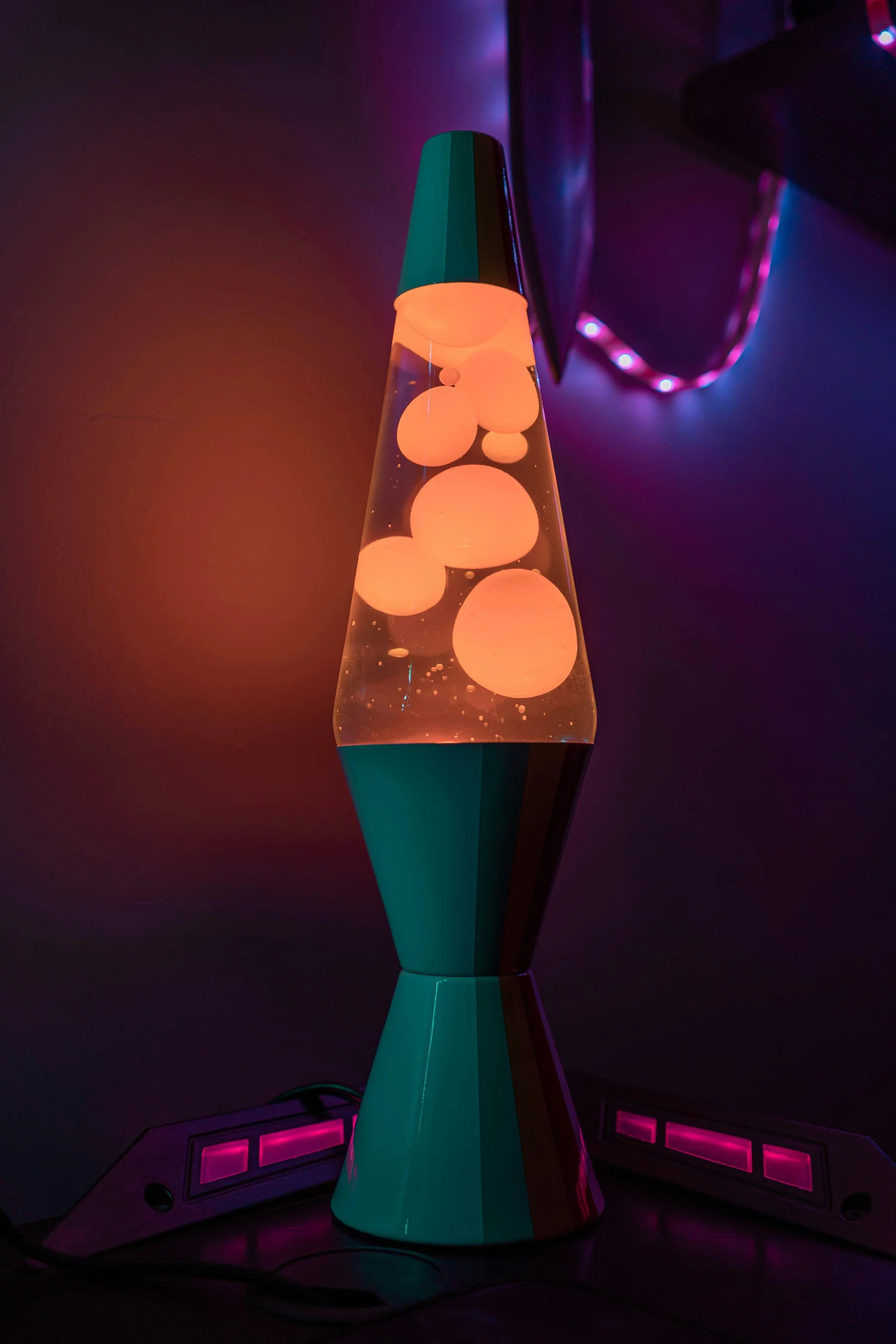 How to Make a Lava Lamp at Home: Easy DIY Guide