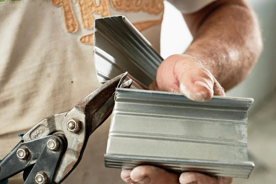 How to Cut Vinyl Siding: A Step-by-Step Guide