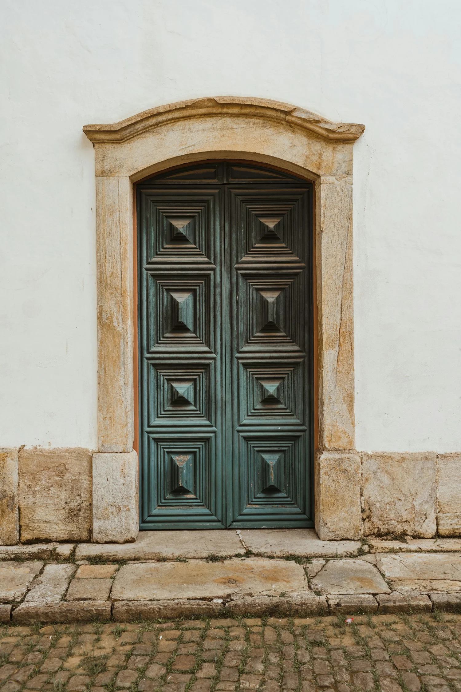 How Wide Is a Standard Door? Average Dimensions