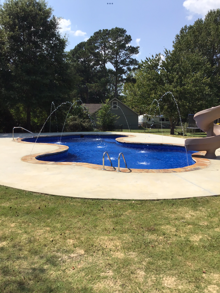 Swimming Pools of Tupelo - Best Backyard Pools in North Mississippi ...