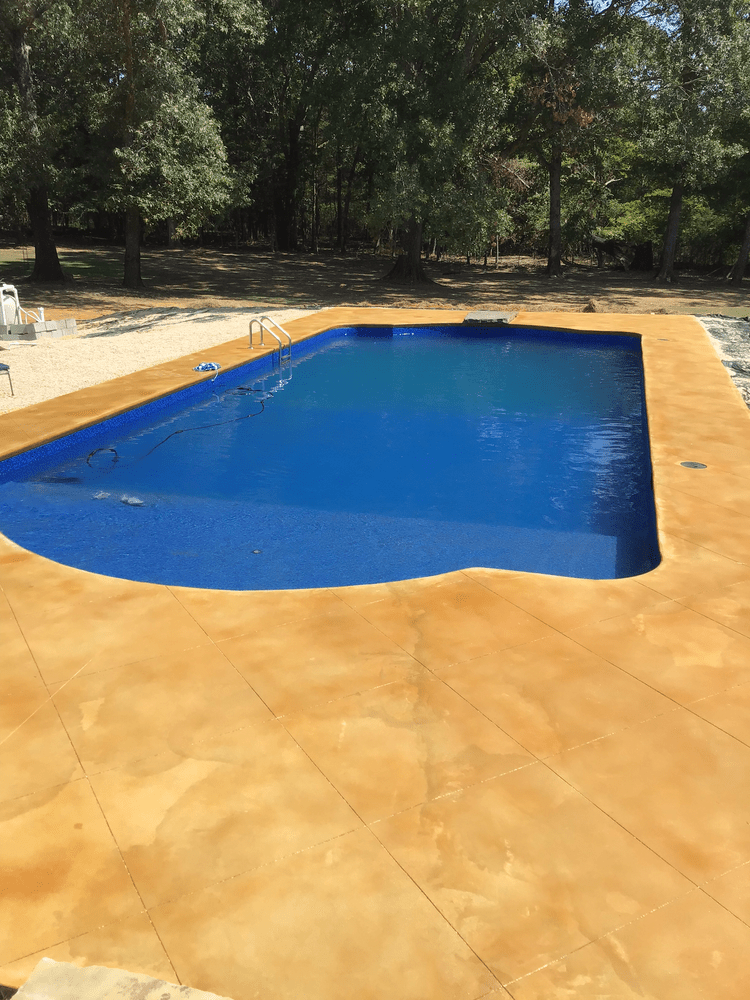 Swimming Pools of Tupelo - Best Backyard Pools in North Mississippi ...