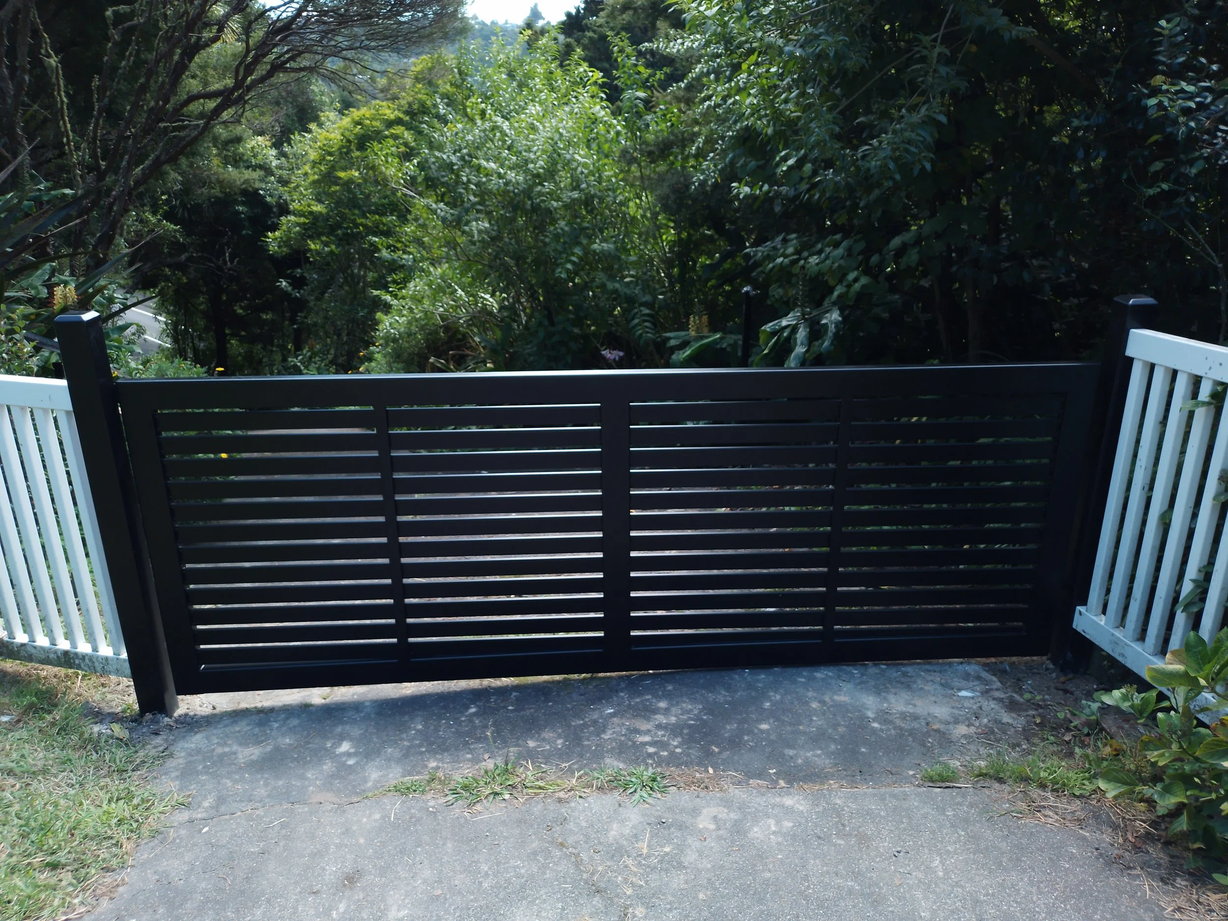 Aluminium Gates — Wooden Gates