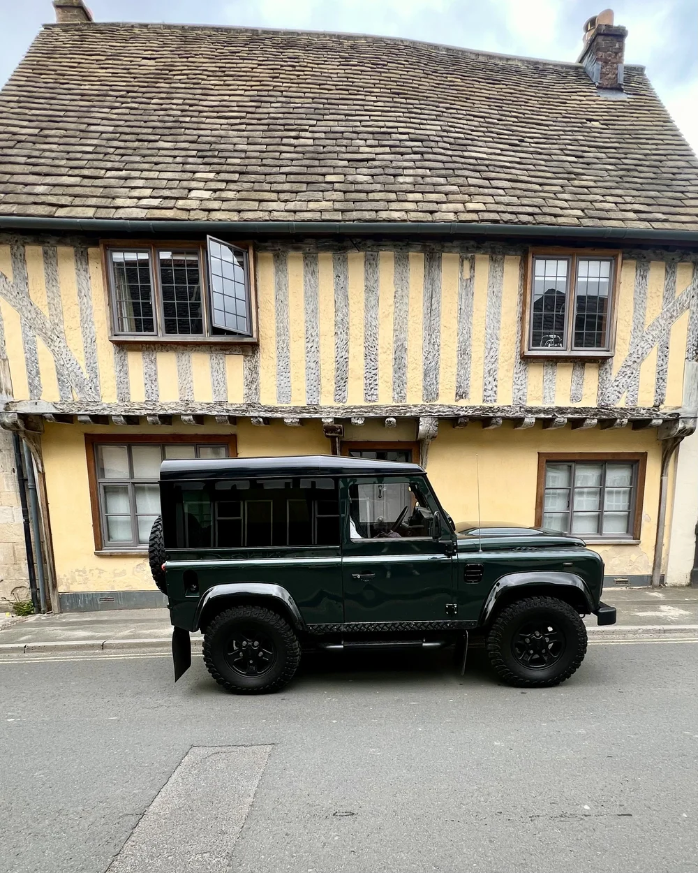 HUTCH ∙ The Little Green Defender