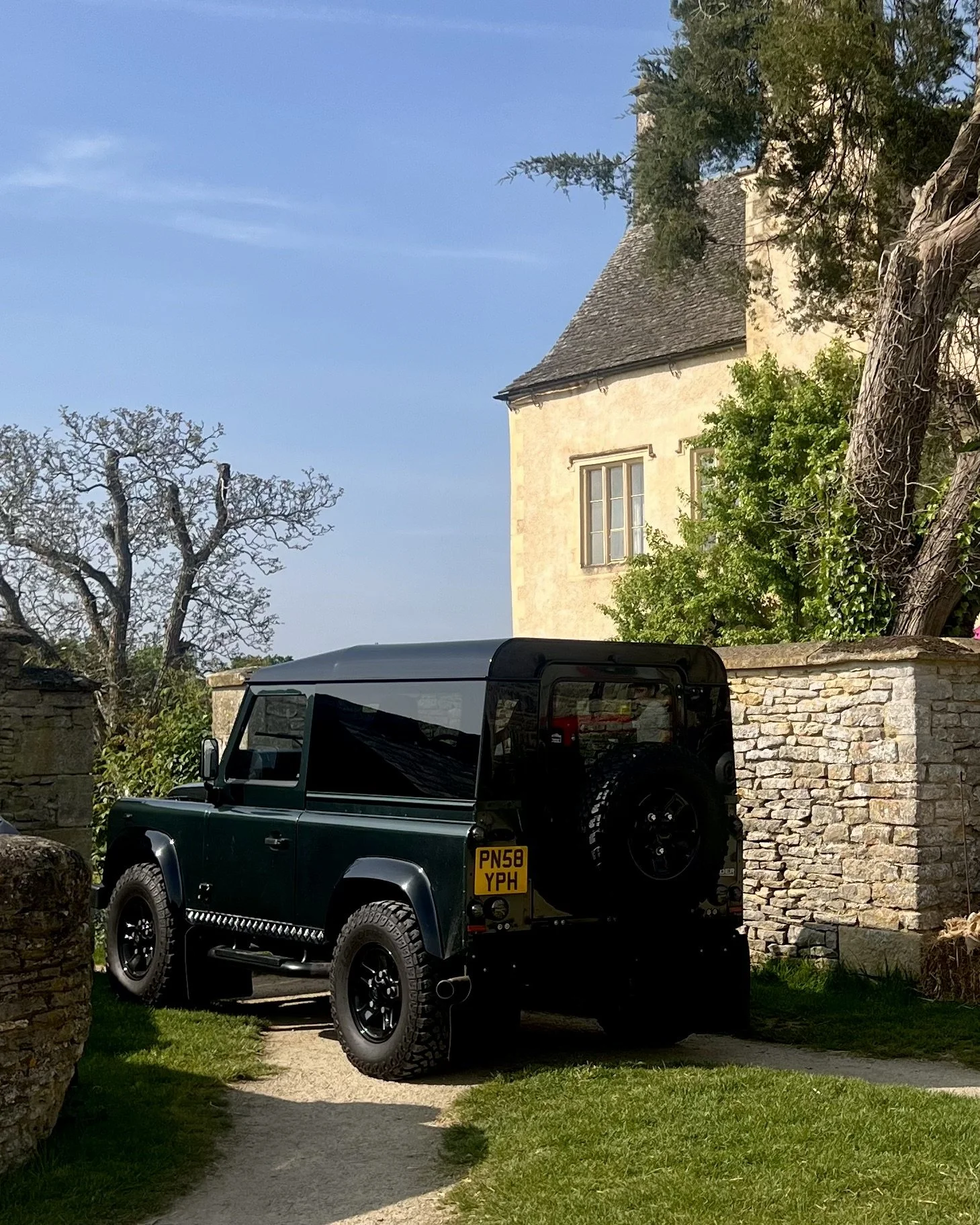 HUTCH ∙ The Little Green Defender