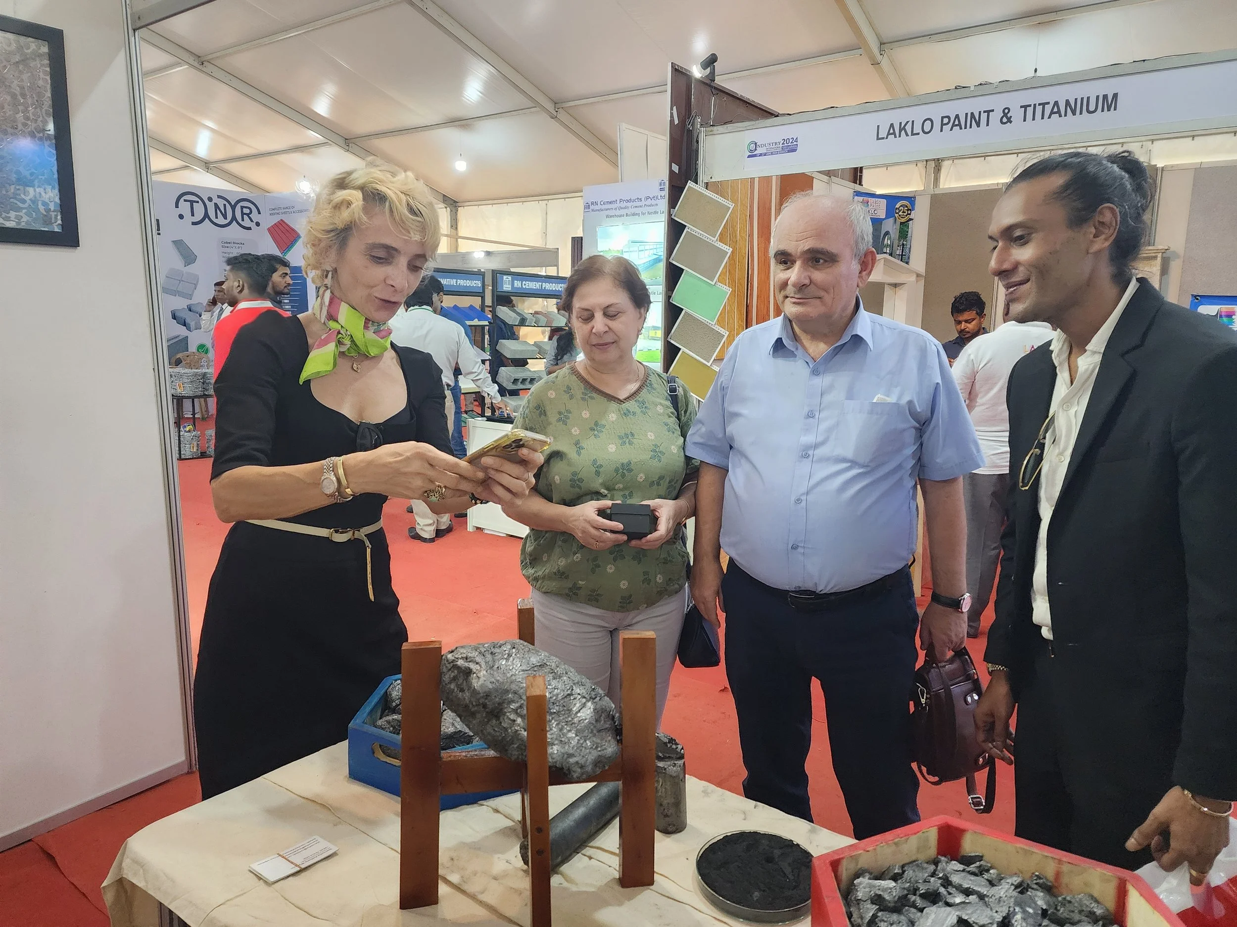 RS MINES OWNER & OPERATOR OF THE QUEENS MINE THE LARGEST CRYSTALLINE GRAPHITE RESOURCE IN THE ...