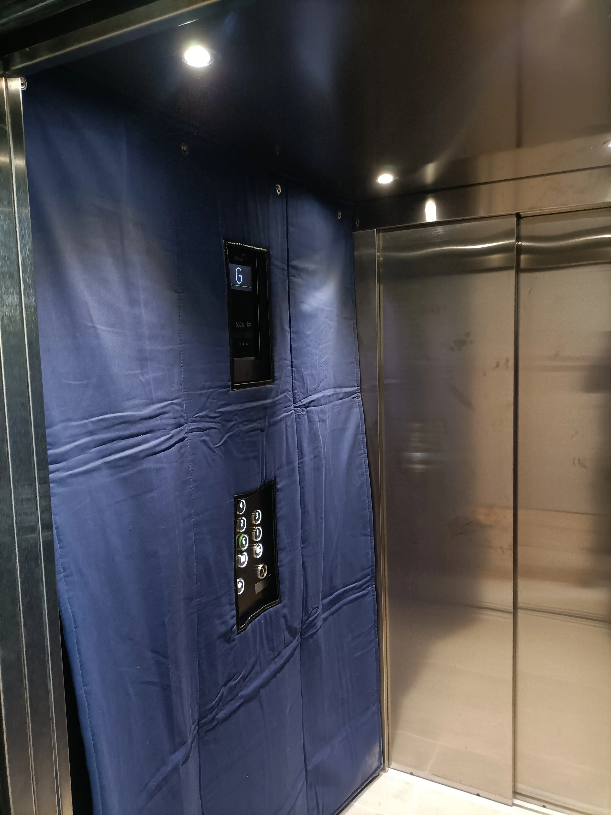 General 5 — Lift Curtain Blankets