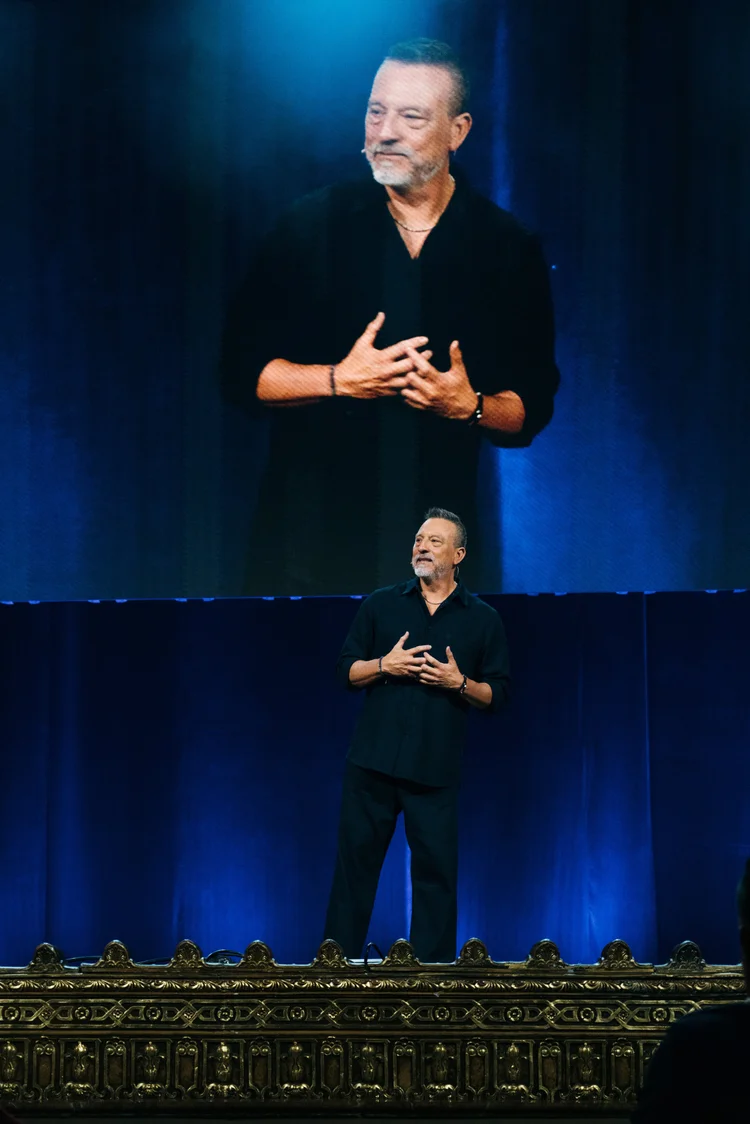 General 4 — Erwin Raphael McManus