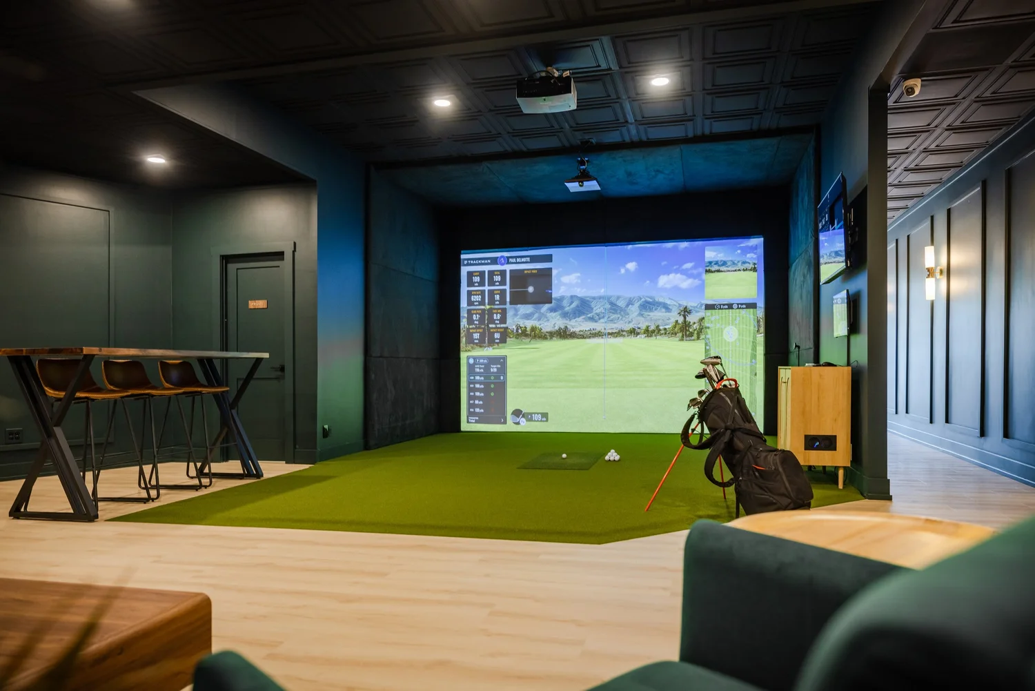 Modern Eagle | 24/7 Private Golf Simulator Club