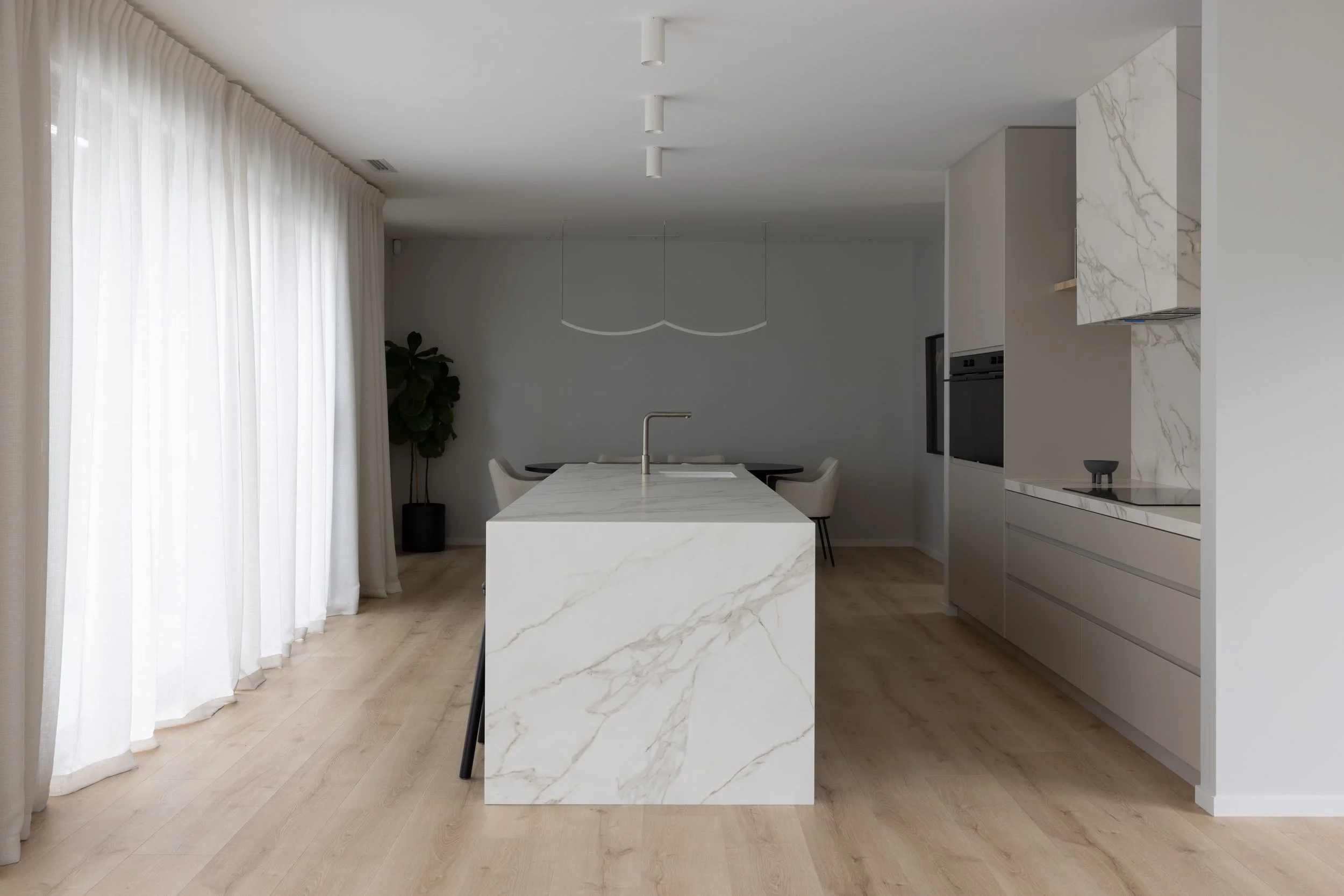 TV / RESIDENCE — MICHELLE LAMB