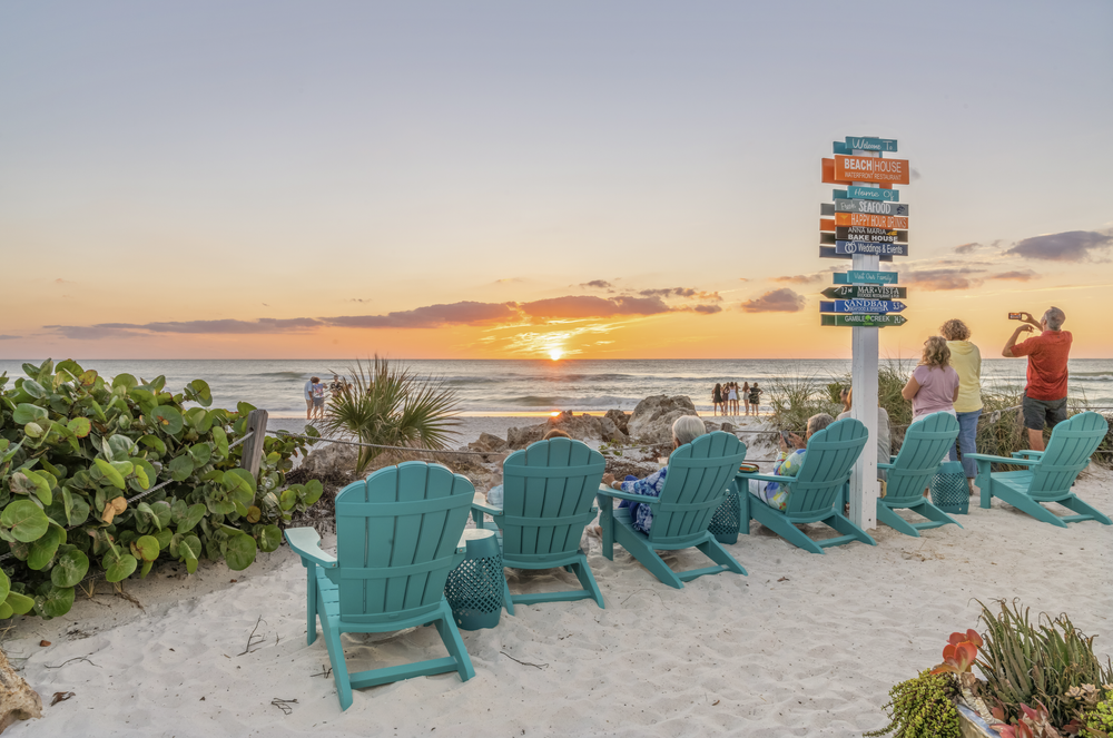 Beach House Waterfront Restaurant | Sip, Eat, and Fun in a Waterfront ...